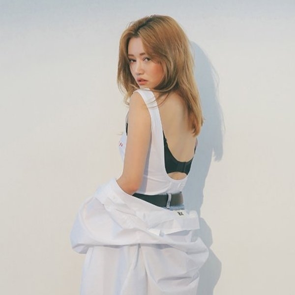 「這樣穿超倒胃口！」揭曉夏天容易出現的「NG 穿搭 Top 5」，顏值再高都救不了！ - JUKSY 街星