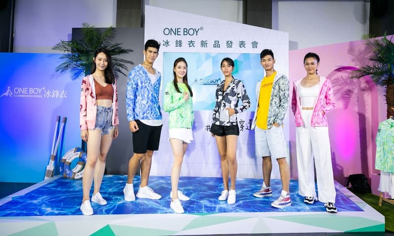 郭雪芙最愛 ONE BOY冰鋒衣，涼快現身卻包緊緊 因為穿比不穿更涼～ JUKSY 街星