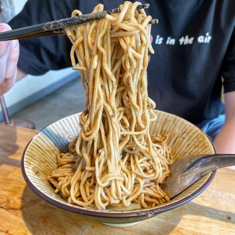 2022 盤點墾丁、屏東 10 大「文青景點」推薦！三平咖啡、美菊麵包店、文創市集逛不完！ JUKSY 街星