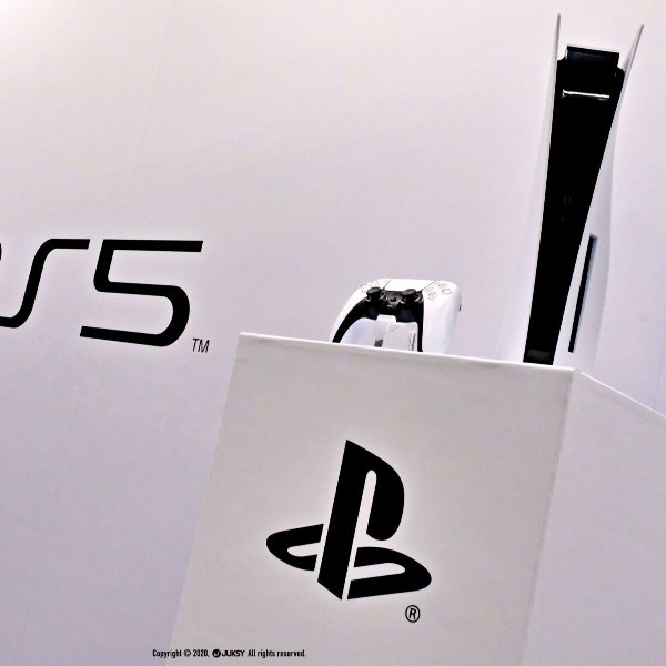 不要再猶豫！Playstation 5 搶先試玩心得第一手公開，編輯：「PS5 手把震到現在還在抖！」 - JUKSY 街星