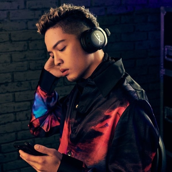 耍浪漫也能使壞！柔情硬漢 J.Sheon 靠 2 招「穿搭心機」征服妹子心，質感街頭兄弟還不快跟上！ - JUKSY 街星