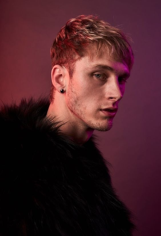 2021 髮型教科書！盤點美國隊長、MGK 這 10 位指標男神髮型，給你滿滿的變髮靈感～ | JUKSY 街星