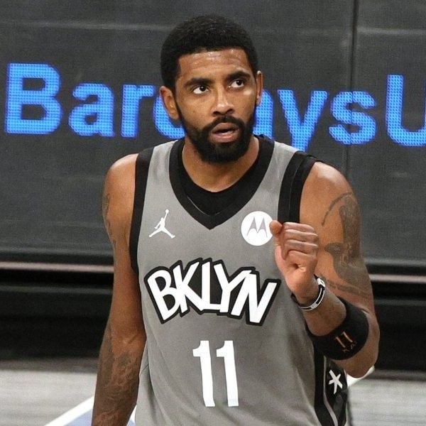 NBA／不屑防疫規範！Kyrie 成功偷偷和 Adebayo 交換球衣，網友看傻：真的有夠屁 - JUKSY 街星