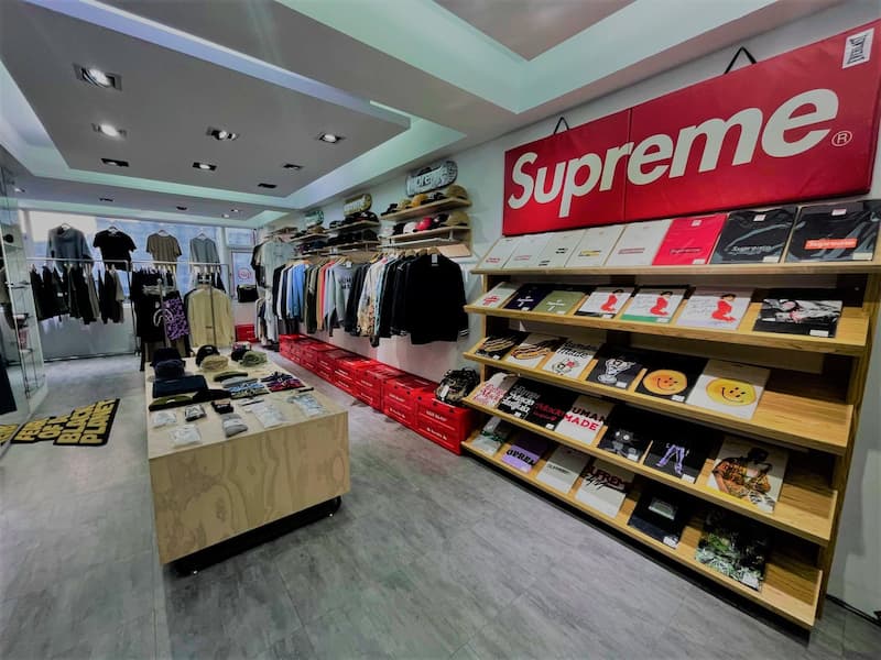 Supreme 開季新品哪裡買？台北潮人力推 5 家選品店，不怕假貨又實惠！ JUKSY 街星