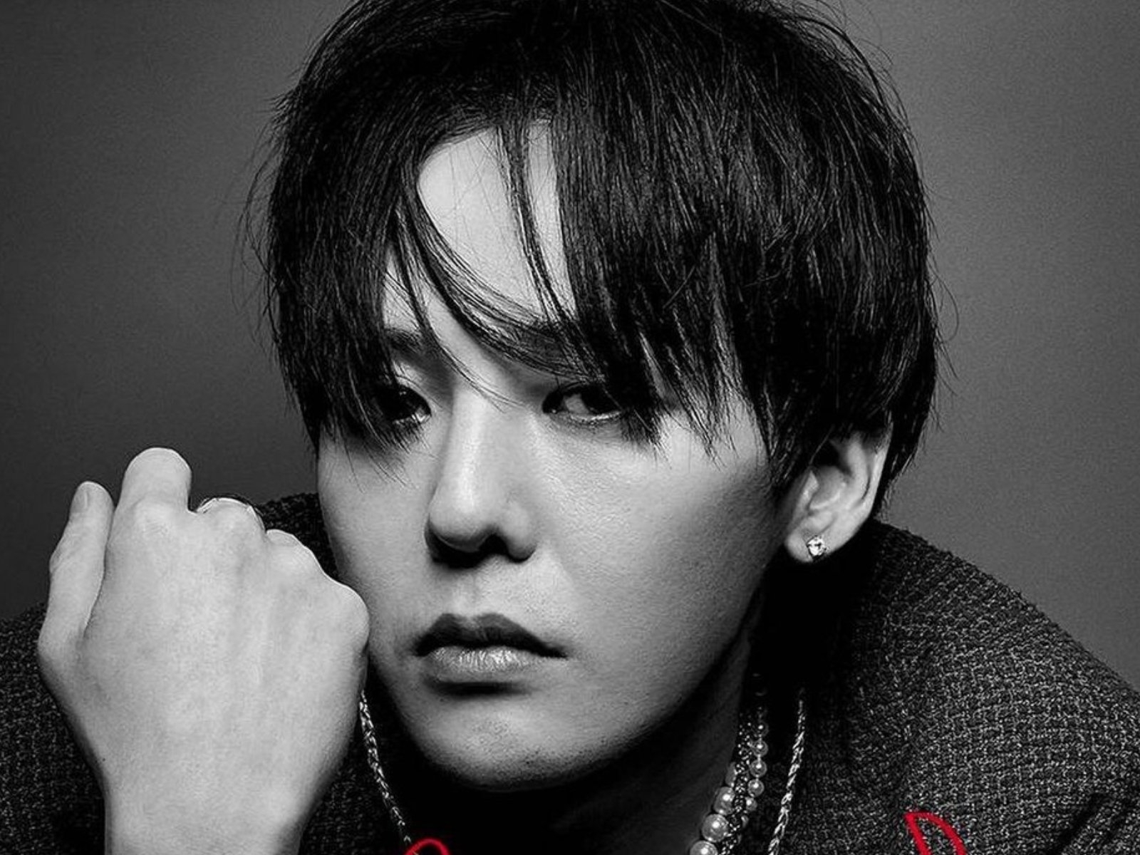 關燈後也想跟 GD 一樣帥？除了重新投胎外，或許可以試試跟他噴同款香水！ | JUKSY 街星