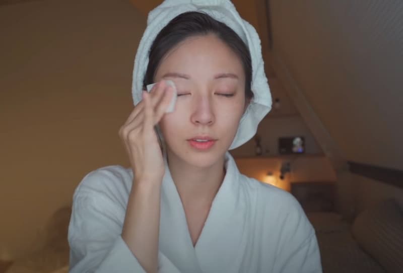 金寶拉 Bora Kim 來台引熱議！獨門身材、皮膚保養技巧大公開：喝咖啡消水腫、睡前伸展⋯難怪身材火辣辣！ JUKSY 街星