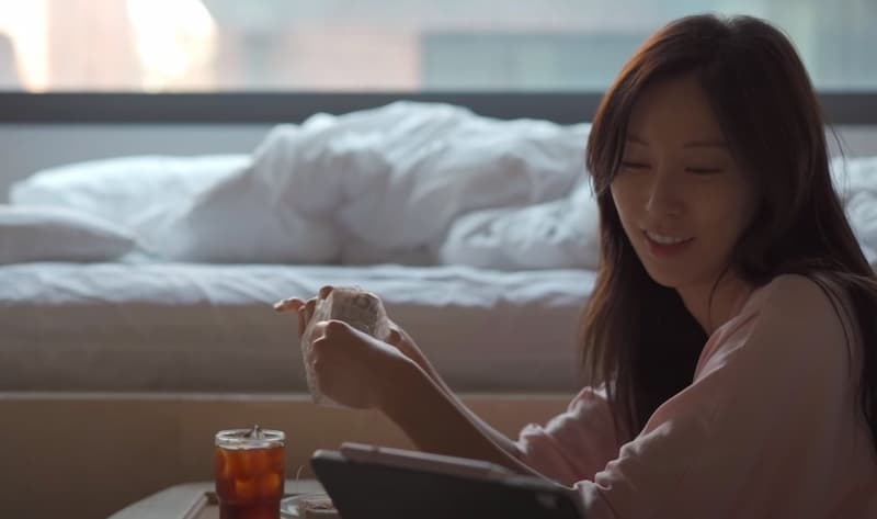 金寶拉 Bora Kim 來台引熱議！獨門身材、皮膚保養技巧大公開：喝咖啡消水腫、睡前伸展⋯難怪身材火辣辣！ JUKSY 街星