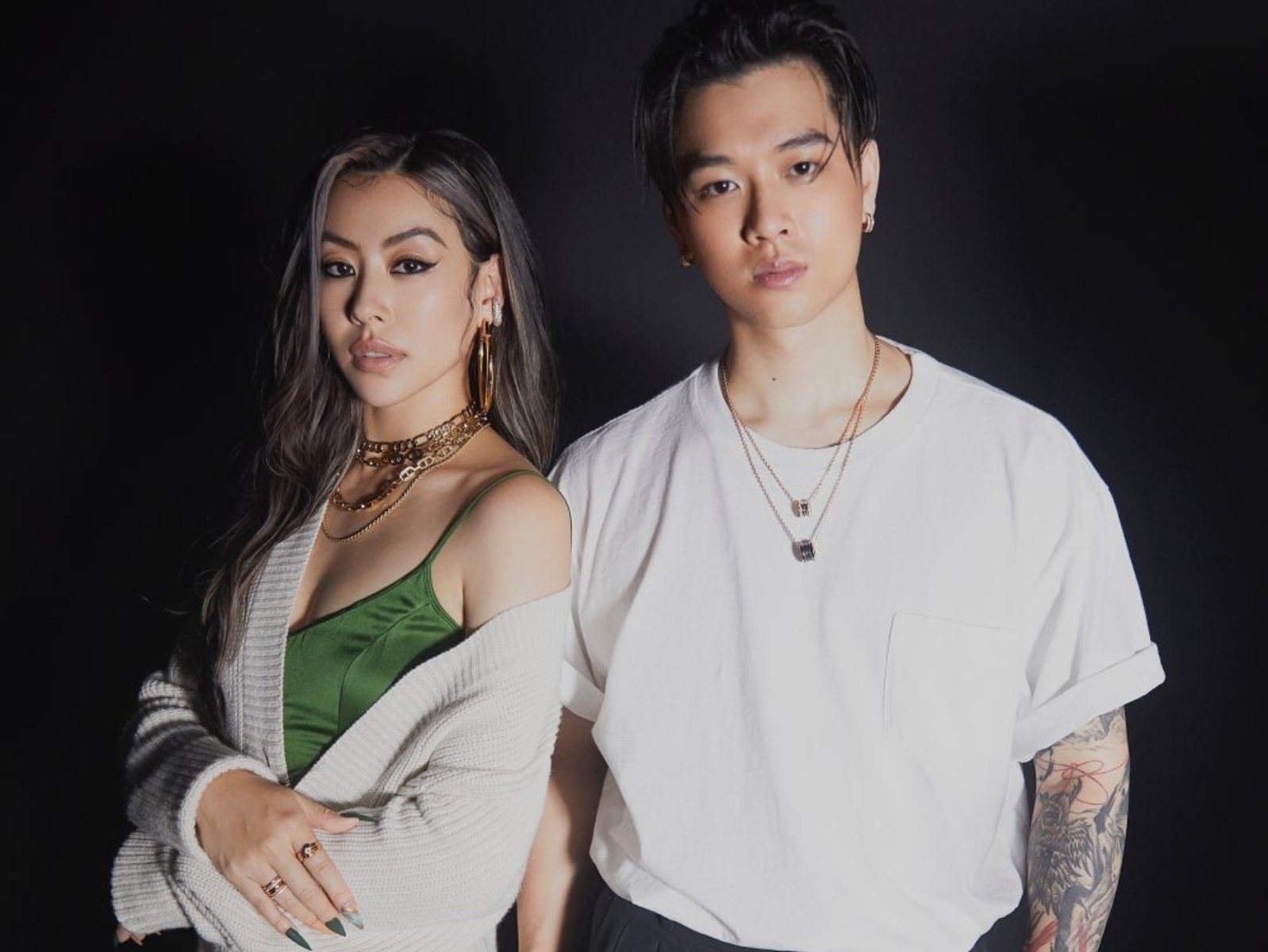 MV 超夢幻！Dizzy Dizzo 蔡詩芸搭檔高爾宣新曲〈Tides〉完美複製超逼真海底世界！ - JUKSY 街星