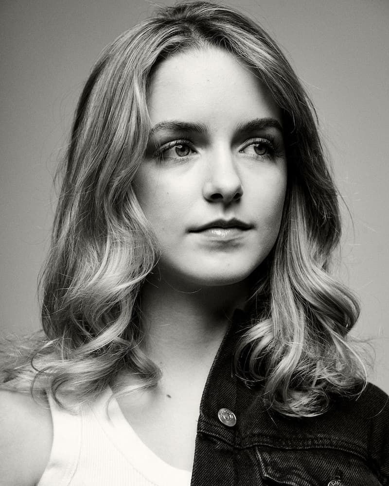 克里斯伊凡《天才的禮物》童星 Mckenna Grace 長大成美少女，跨足唱片圈變身搖滾歌手！ JUKSY 街星