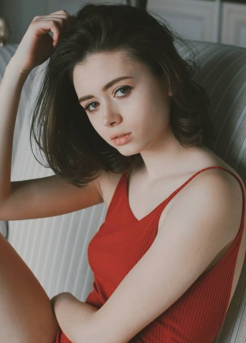 最正女配角無誤！Netflix《極度殺機》Isa Montalbán 私下造型大起底：撩到直接被圈粉～ JUKSY 街星