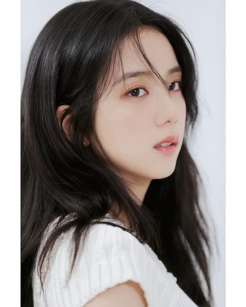 BLACKPINK Jisoo「演員履歷照」曝光～美到不敢直視的美貌，全靠 3 招心機妝容！ JUKSY 街星
