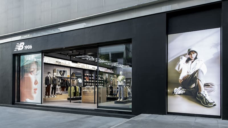 解密 1906 的創新潮流基因！NB1906潮流形象店，強勢登入信義最高殿堂！ JUKSY 街星