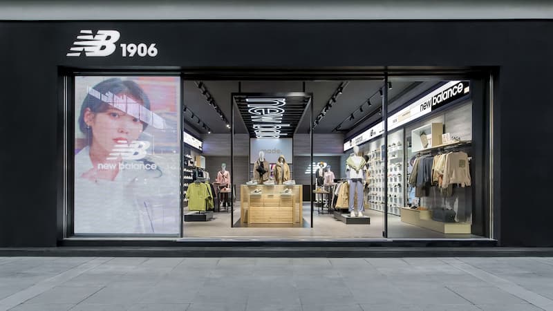 解密 1906 的創新潮流基因！NB1906潮流形象店，強勢登入信義最高殿堂！ JUKSY 街星