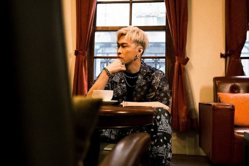 專訪／從水而生的音樂人「ChrisFlow 唐仲彣」，all in 醞釀新專輯《SPREAD》：「如果有人被我的音樂打動，那就夠了」 | JUKSY 街星