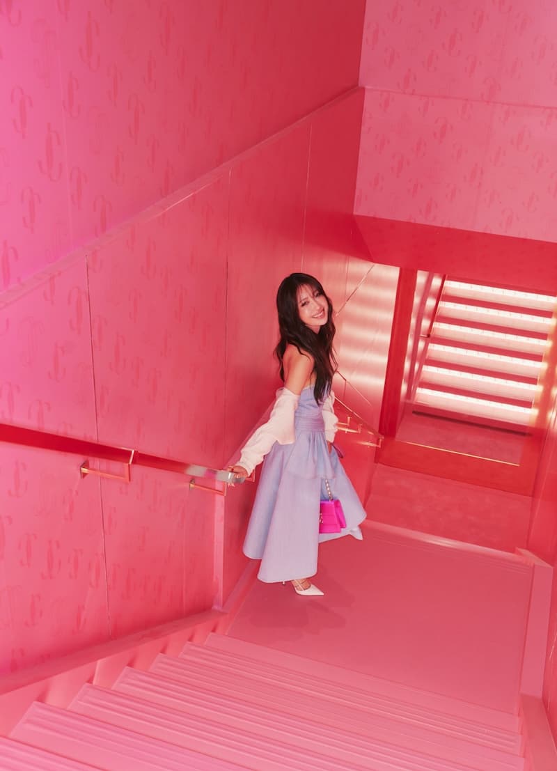 JIMMY CHOO 首間咖啡店「Choo Café」登陸首爾！品牌大使孫娜恩、《我的上流世界》李寶英告訴你粉色新地標怎麼拍！ JUKSY 街星