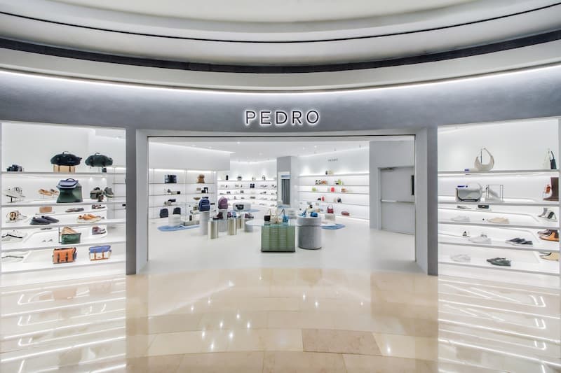 PEDRO 全台首間門市進駐台北101購物中心，超級好友炎亞綸與吳映潔攜手逛店，挑選時髦單品比拚造型大秀穿搭 JUKSY 街星