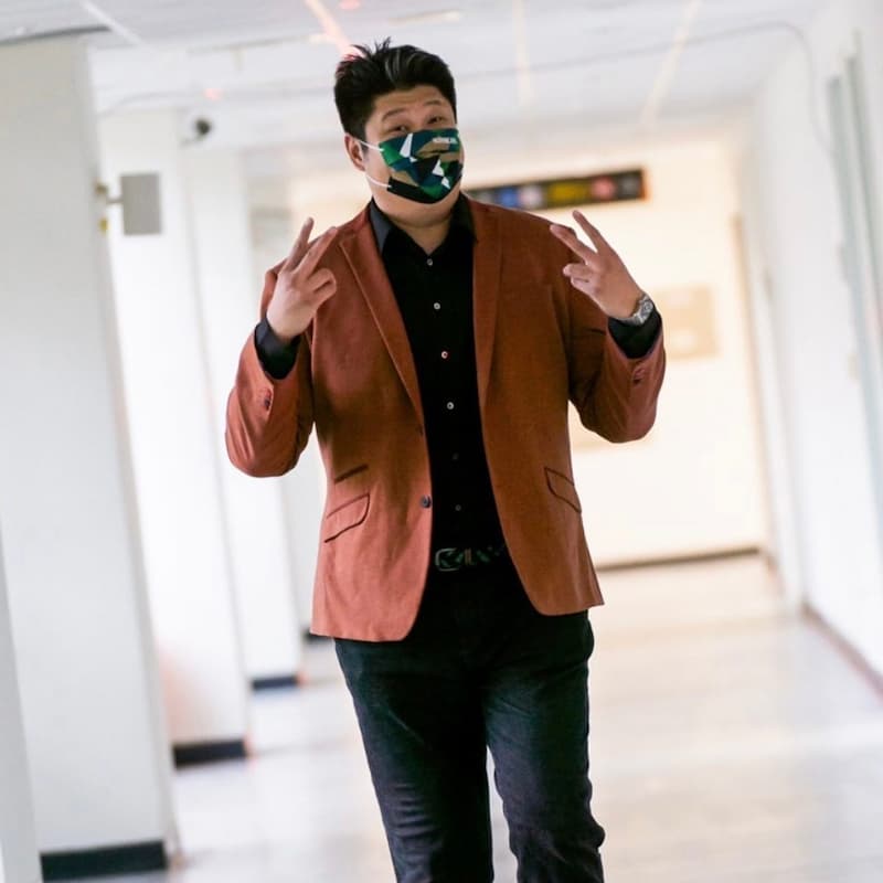 T1／蔣淯安遭林宜輝肘擊血流不止，台啤英熊 GM 哈孝遠痛罵：「骯髒透頂惡劣至極！」 JUKSY 街星