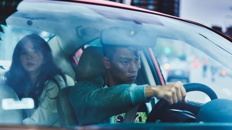 瘦子 E.SO 大銀幕處女秀《速命道》首支前導預告曝光，搭檔 Ella 開救護車飆車、頑童另類合體！ JUKSY 街星