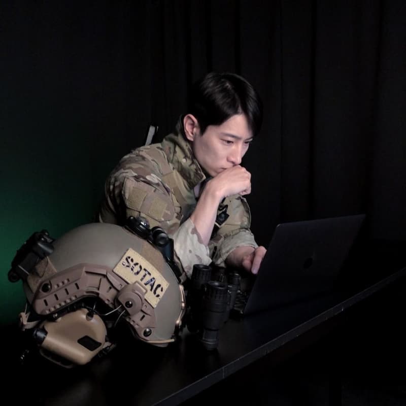 關於《體能之巔》Agent H 5 件事：海軍特戰隊出身、國小五年級就有腹肌！ JUKSY 街星