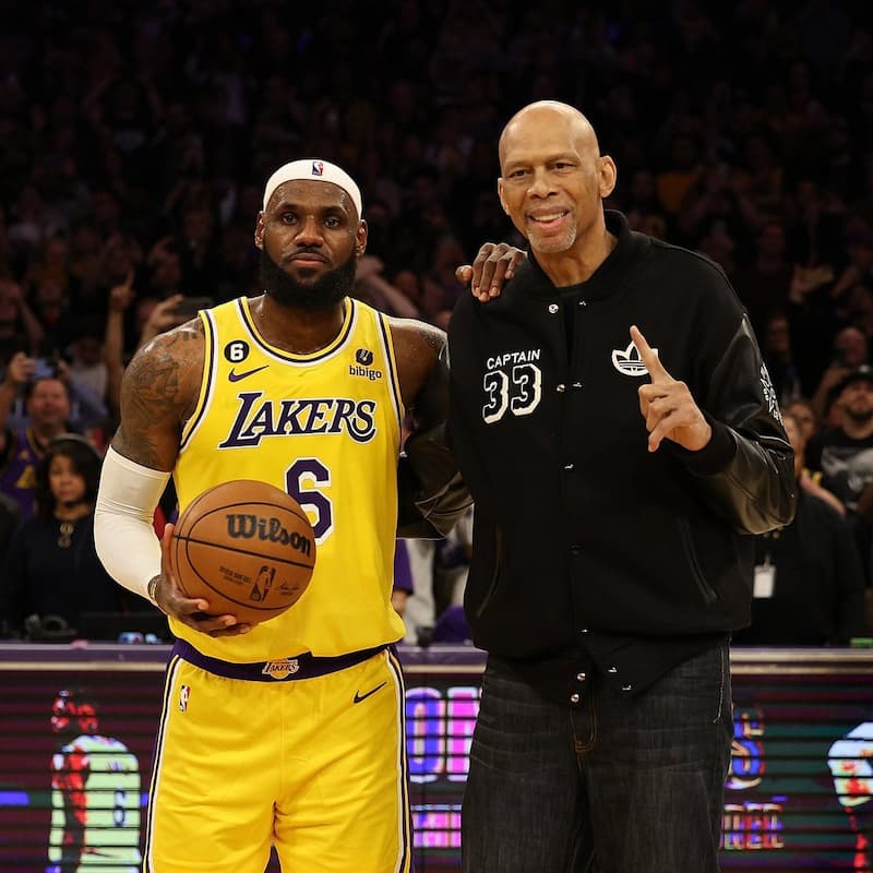 NBA／Google 搜尋「LeBron James」會出現驚喜彩蛋特效，致敬詹皇登頂歷史得分王！ JUKSY 街星