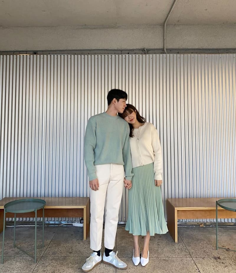 七夕情人節穿情侶裝怕尷尬？跟 IG 潮人學 5 招「CP 感穿搭術」，低調放閃不惹人厭！ JUKSY 街星