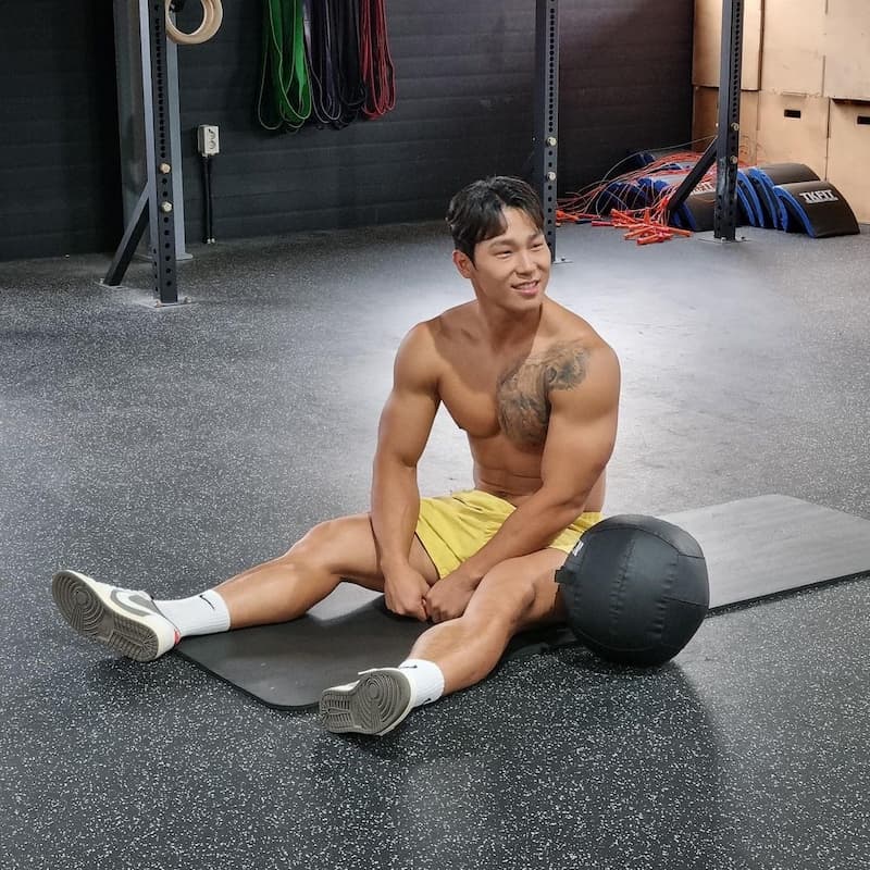 關於《體能之巔》尹誠彬 윤성빈 5 件事：腿力猛到贏過金鐘國、爆發實力最具冠軍相！ JUKSY 街星