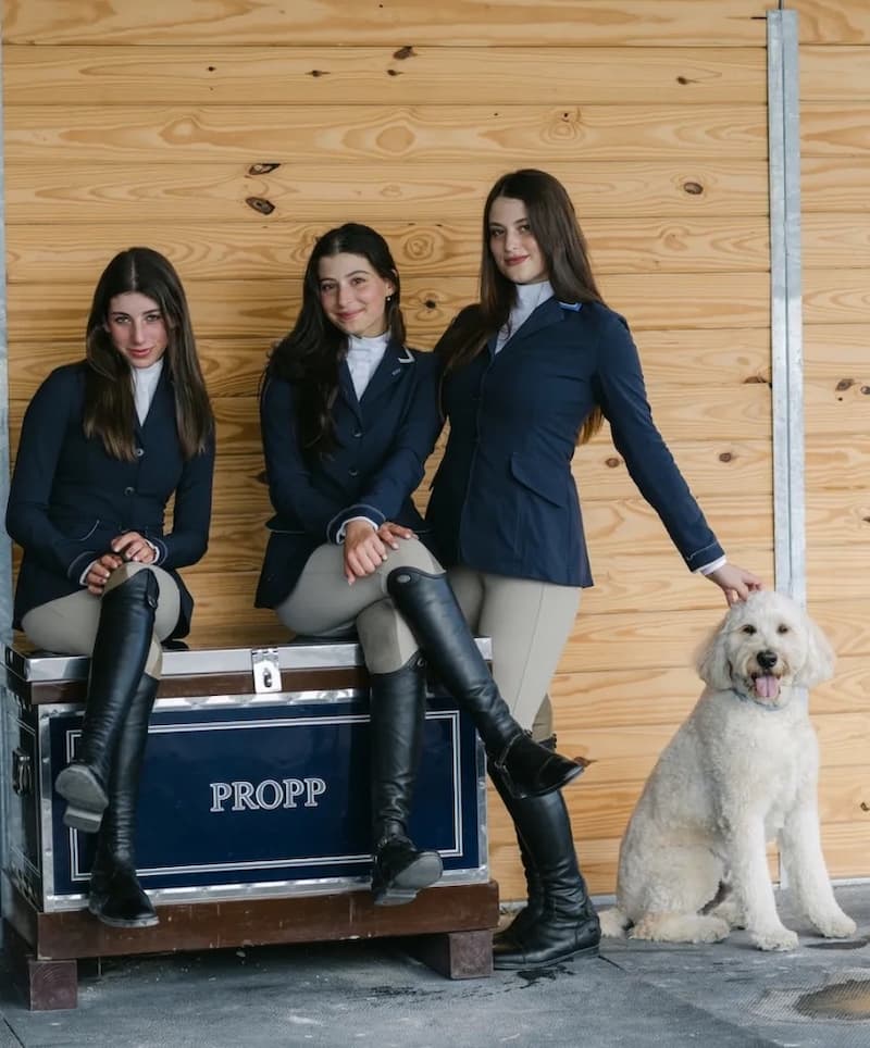 馬術界正妹 Juliette Propp 穿低胸看球賽成焦點，私下竟是 TikTok 爆乳萬人追蹤網紅！ JUKSY 街星