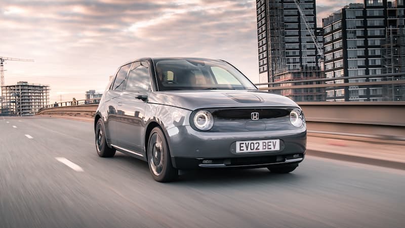 中國眾泰汽車推出全新電動車「江南 U2」，遭質疑神似本田「Honda e」！ JUKSY 街星