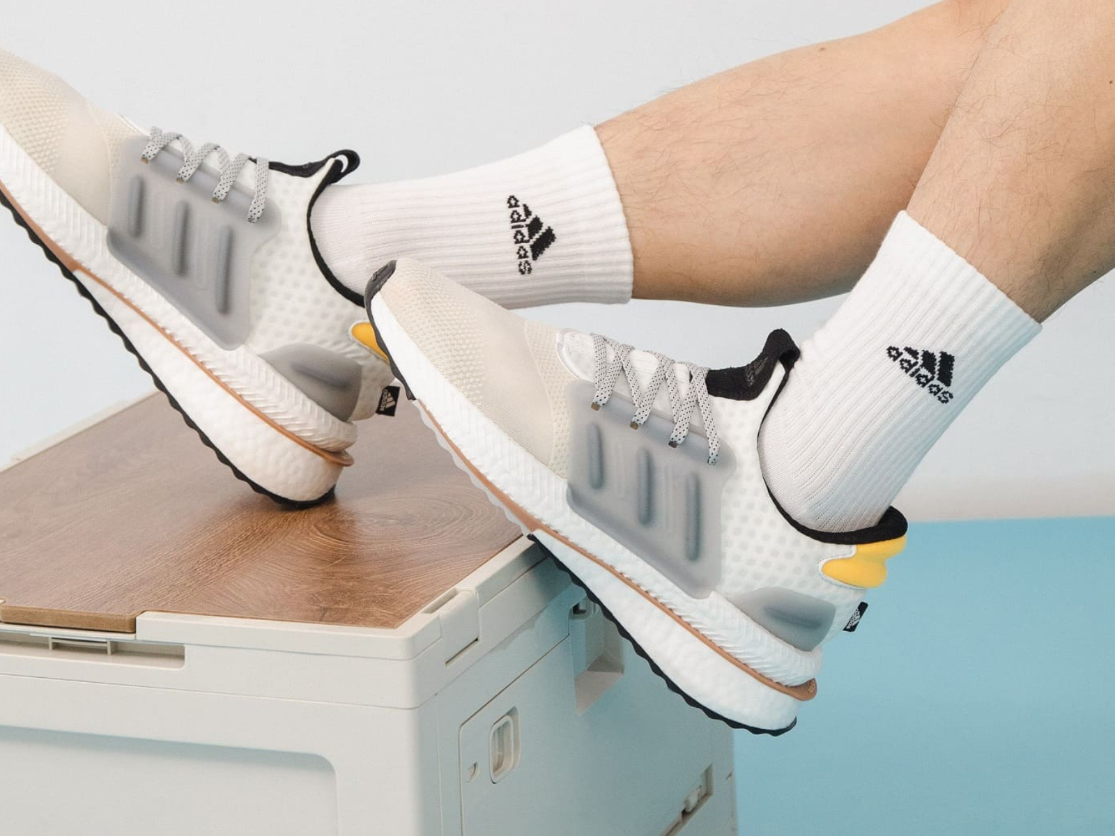 機能與潮流揉合出的最新戶外風格，跟著坤達、李智凱、吳佳穎、楊俊瀚用 City Escape 系列隨 adidas 尋找城市綠境！ JUKSY 街星