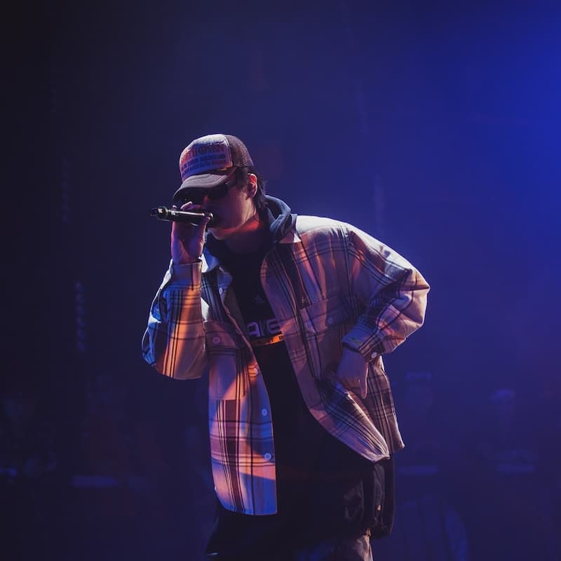 阿跨面、Gummy B、艾蜜莉等《大嘻哈時代 2》10 首純享版推薦，直接 Reapeat 好幾萬遍！ JUKSY 街星