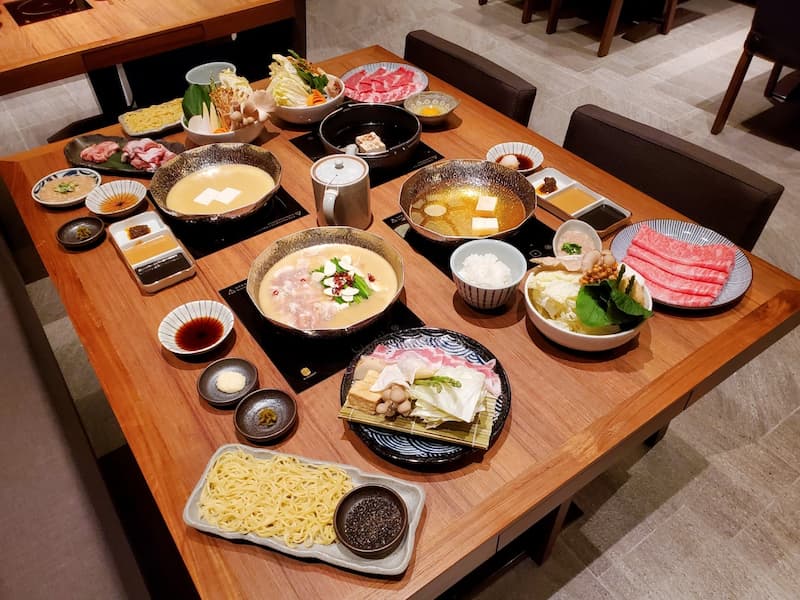 「NOKE 忠泰樂生活」逛街全攻略，美食餐廳、設計選品、極光冰場 16 大亮點一次看！ JUKSY 街星