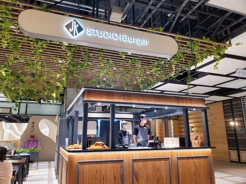 「NOKE 忠泰樂生活」逛街全攻略，美食餐廳、設計選品、極光冰場 16 大亮點一次看！ JUKSY 街星