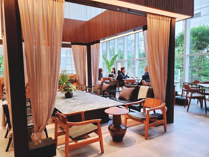 「NOKE 忠泰樂生活」逛街全攻略，美食餐廳、設計選品、極光冰場 16 大亮點一次看！ JUKSY 街星