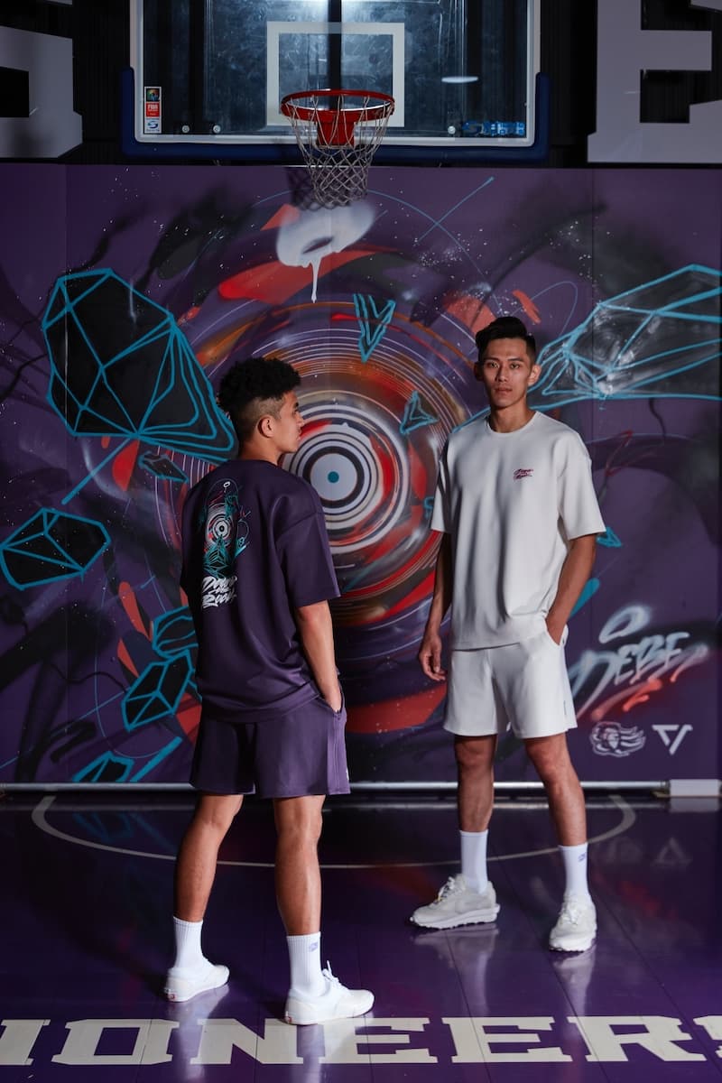 LIONEERS x DEBE x VERVE 三方重磅聯名系列釋出，由攻城獅球員高國豪、蕭順議親自演繹！ JUKSY 街星