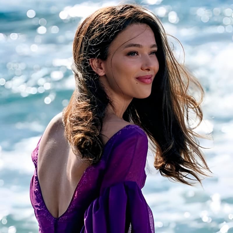 《小美人魚》潔西卡亞歷山大 Jessica Alexander 10 件事：14 歲當童星、是性格嗆辣雙子女！ JUKSY 街星