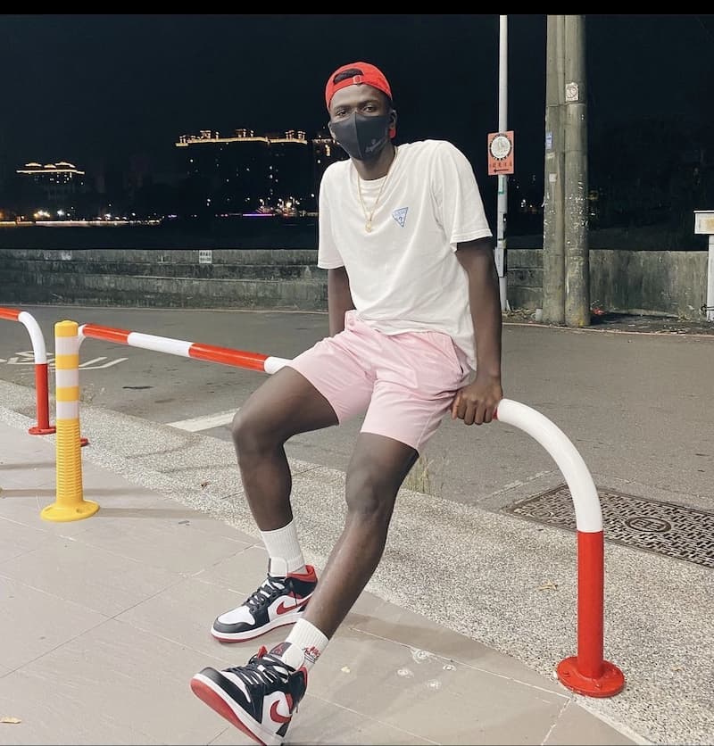 T1／ 阿巴西私服重點解析，「台灣黑豹」3 大穿搭公式一次學！ JUKSY 街星