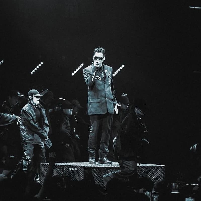 瘦子 E.so、婁峻碩等 6 位饒舌歌手「西裝穿搭」介紹，每一位都是「行走的費洛蒙」！｜【街頭型人潮會穿】 JUKSY 街星