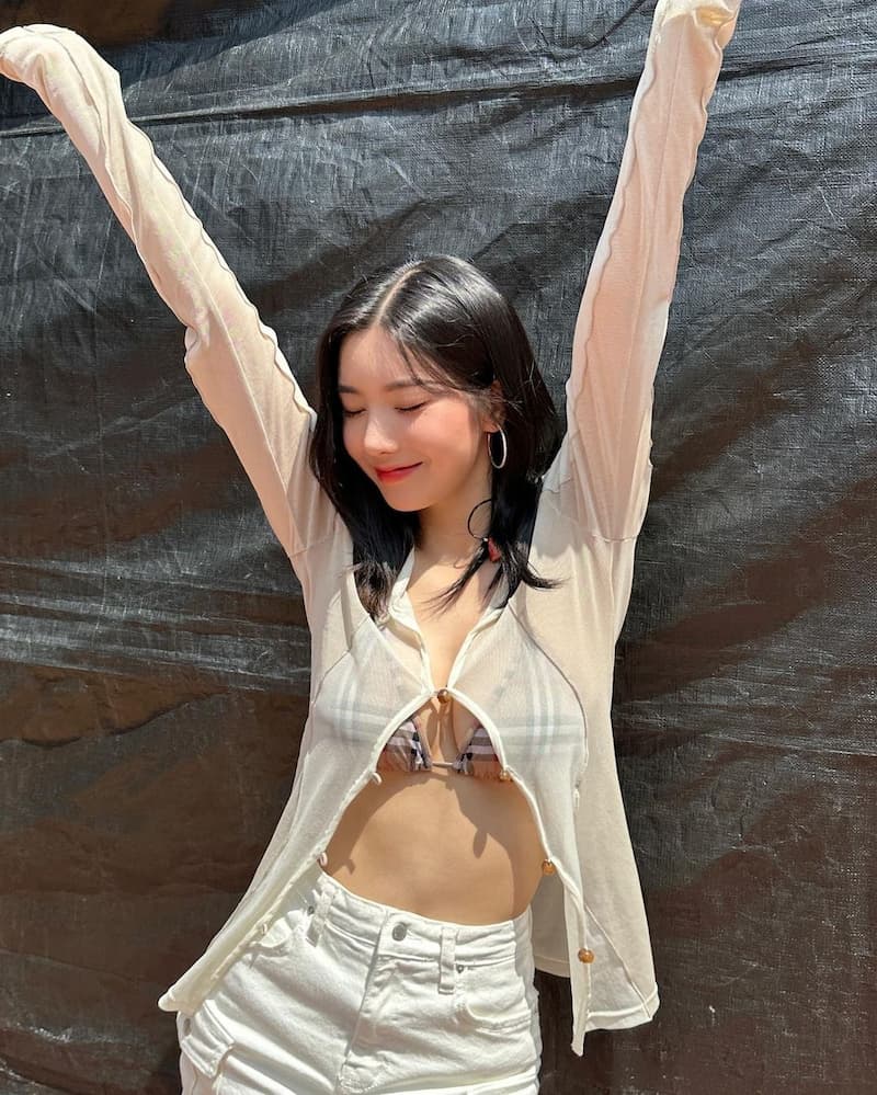 起底 IZ*ONE 權恩妃 10 件事！三度出道、天使臉蛋魔鬼身材、跟 Jennie 比拼 CK 代言人？ JUKSY 街星