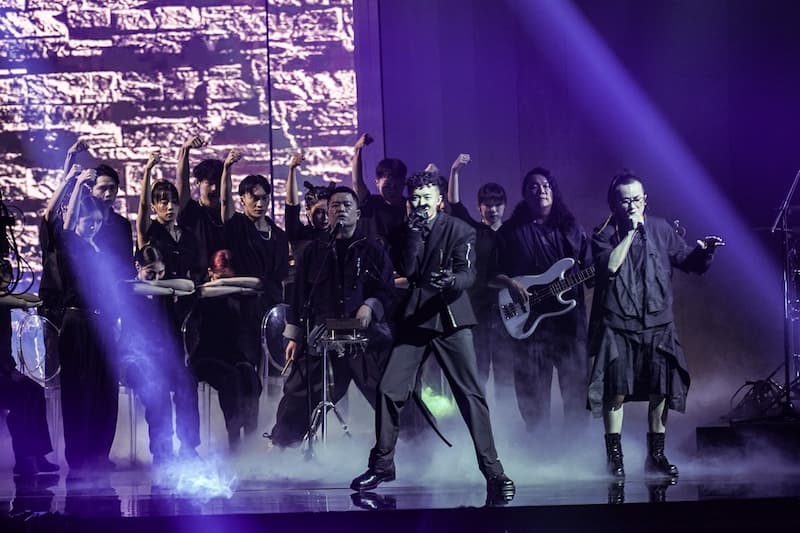 金曲 34 ／葛仲珊驚喜獻唱〈皇后區的皇后〉、Yappy 顛覆客語嘻哈套路，引網直呼：「雞皮疙瘩！」 JUKSY 街星