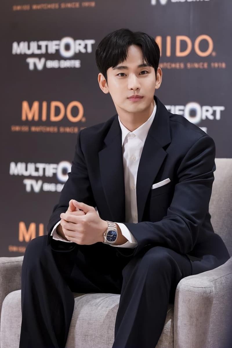 專訪／金秀賢帥氣演繹 MIDO 先鋒系列 TV 大日期窗腕錶！曝光全新嗜好！ JUKSY 街星