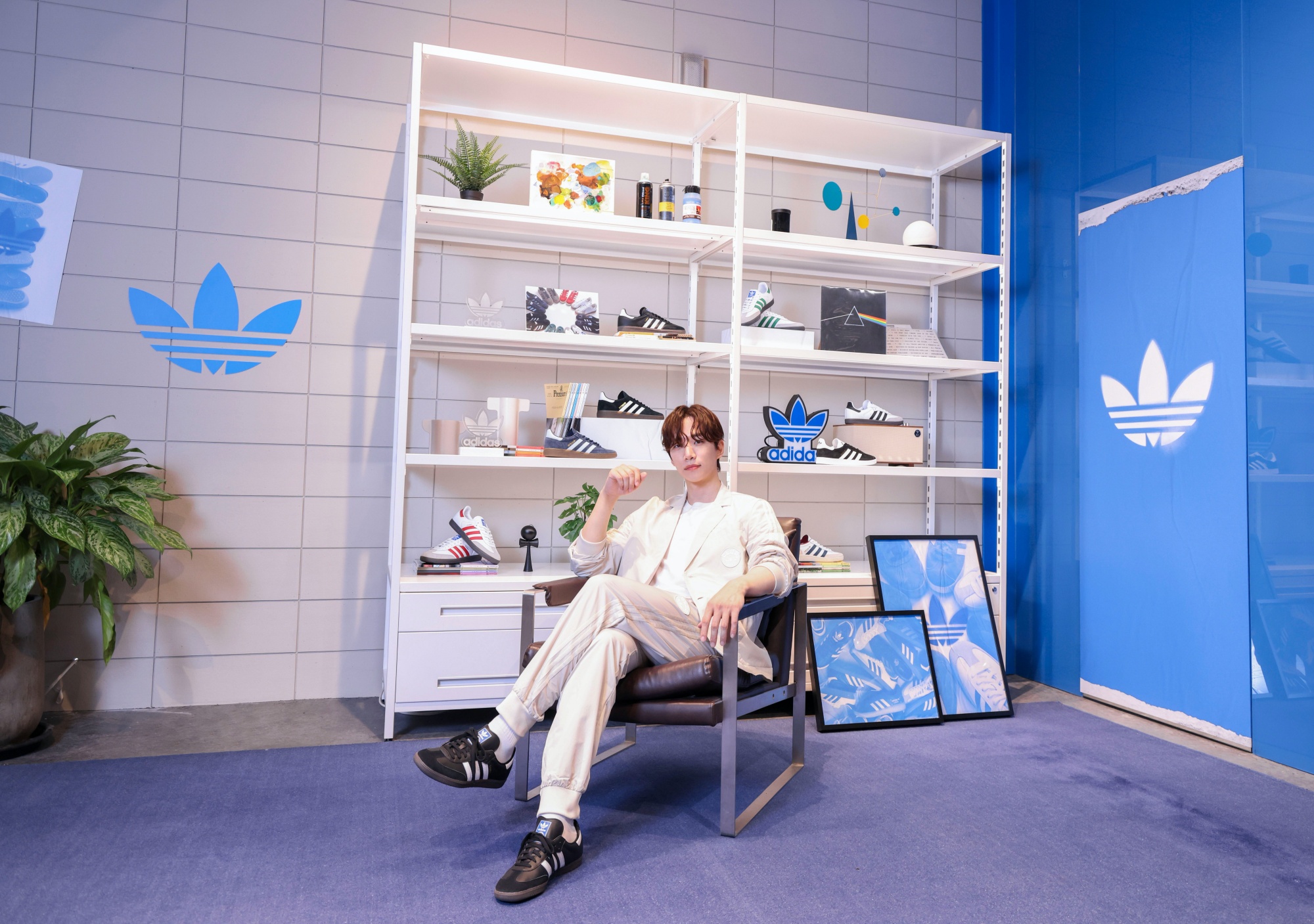 李俊昊上腳 adidas Originals SAMBA，原來他認為「球鞋搭配」這樣穿就很好看！ JUKSY 街星