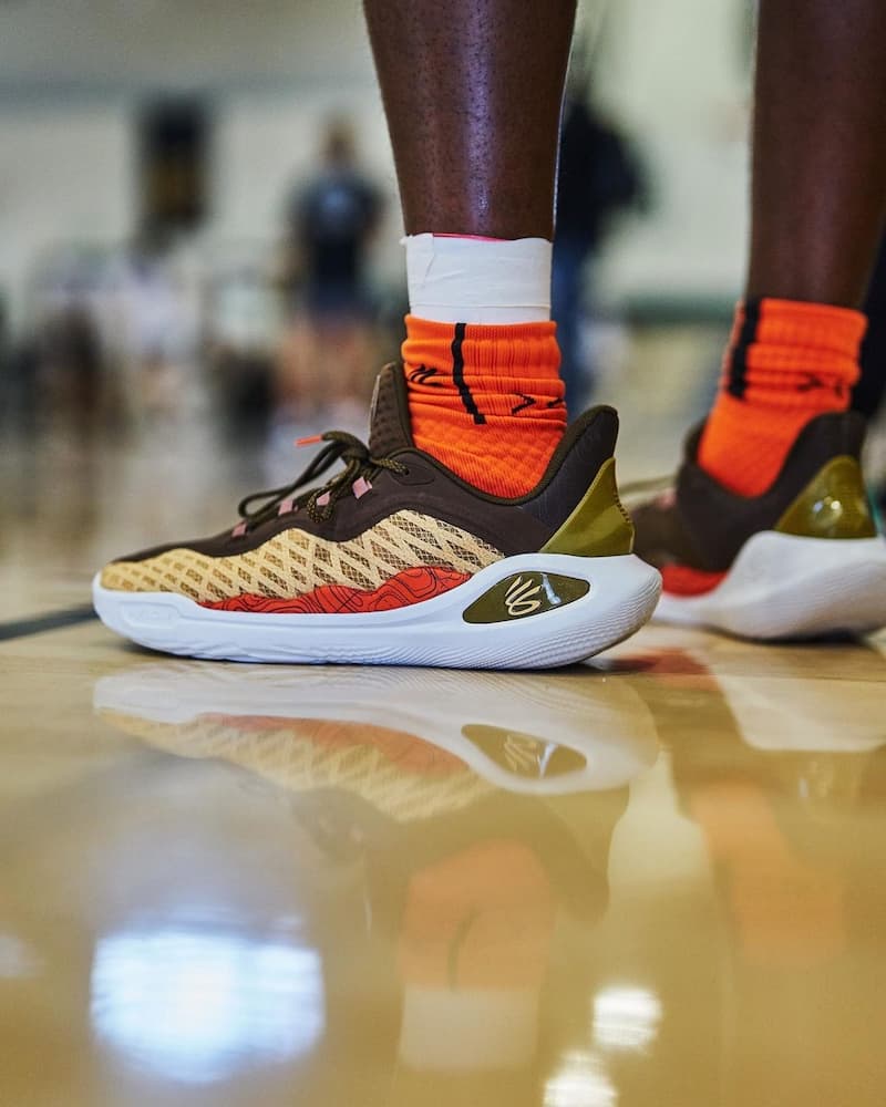 Stephen Curry 搶先曝光 Curry 11 最新簽名鞋款，霸氣送訓練營學員一人一雙！ JUKSY 街星