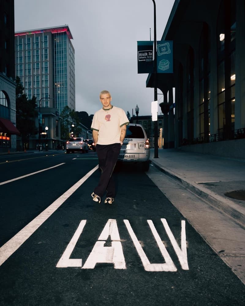 揭露 Lauv 10 件事：分手後改運爆紅、曾飽受憂鬱所苦！加碼推薦 10 首深情情歌～ JUKSY 街星