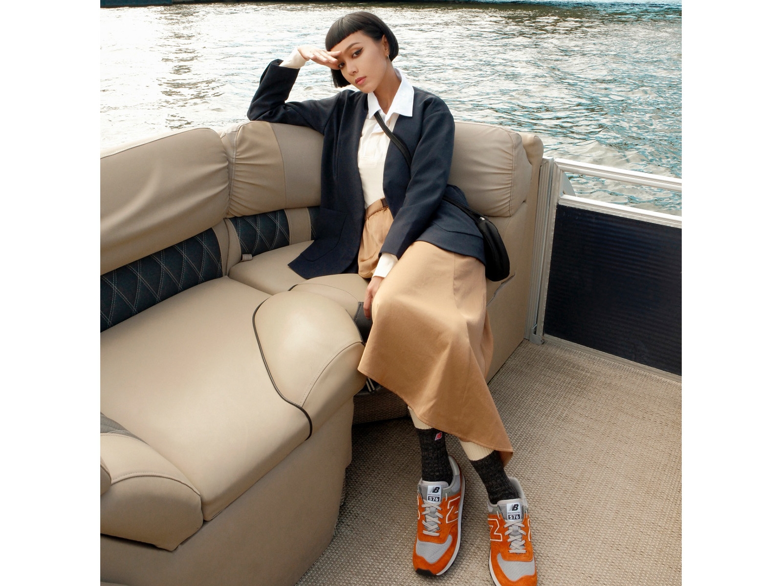 New Balance 「NB GREY形象總店」釋出詮釋MET24秋冬新品 攜手國際時尚名人 李函 席捲巴黎時裝周 大展率性與浪漫風格 - JUKSY 街星