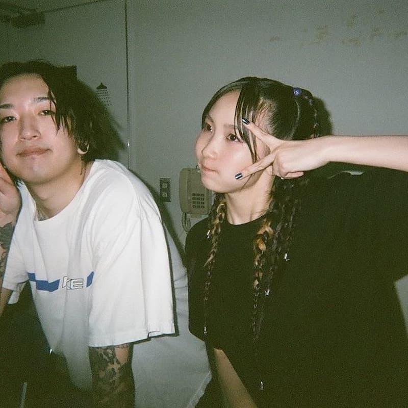 解碼 YOASOBI 5 件事：被誤認成情侶、創多首破億歌曲、首次演出就登《紅白》！ JUKSY 街星