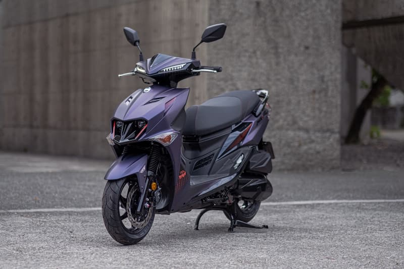 SYM冠軍王者再進化JET SL+全新上市，王者動力再升級，展現神級控.制.馭 JUKSY 街星