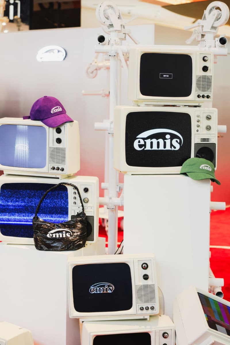 emis 快閃店來台！連 BLACKPINK、韓韶禧⋯都爭相入手的潮流品牌紅什麼？5 大關鍵你必知！ JUKSY 街星