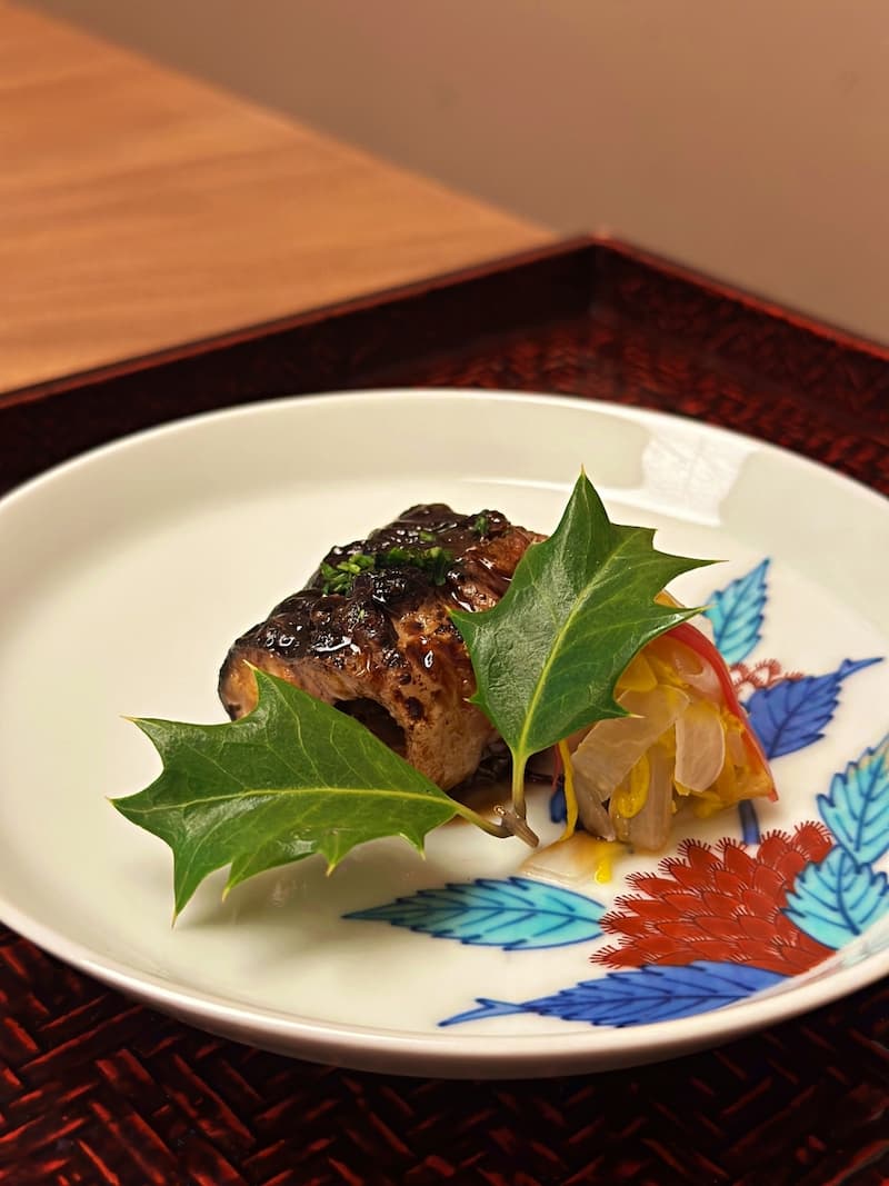 琥珀割烹｜料理長師承二星、熟食為主⋯東區高檔 OMAKASE 亮點一次看！ JUKSY 街星