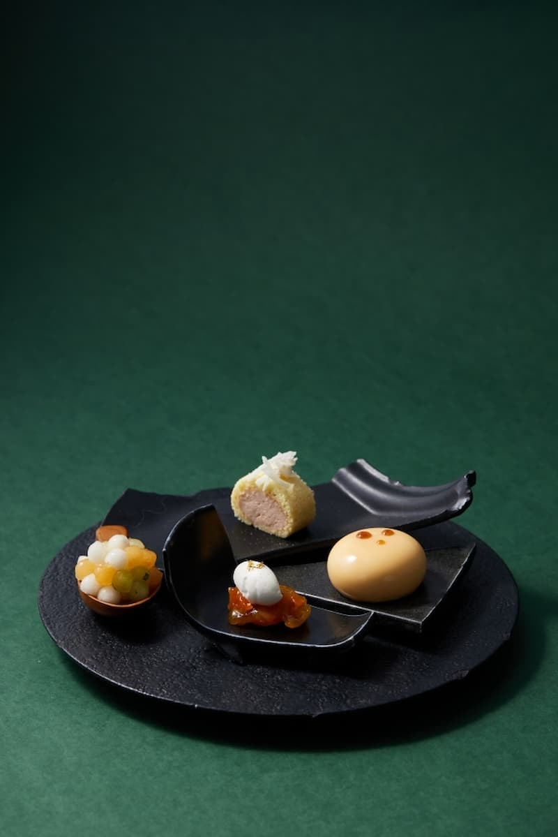 台灣首位星級主廚「江振誠」的傳奇人生：30 年餐飲經歷、RAW Taipei 十週年⋯一起來認識！ JUKSY 街星