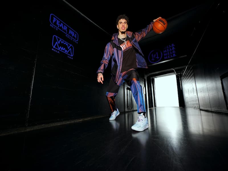 LaMelo Ball 第三代實戰簽名籃球鞋，PUMA MB.03 Iridescent 霓虹炫彩，將於「這天」同步全球耀眼登台 JUKSY 街星